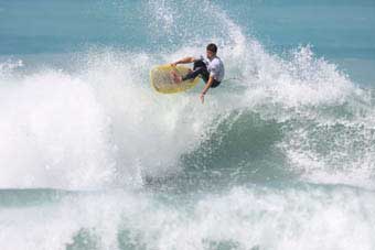 Tongan surfboard rider wins event | Matangi Tonga