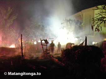 Mother and baby escape from burning house | Matangi Tonga