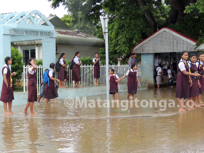 Heavy rain causes extensive flooding in Nuku'alofa | Matangi Tonga