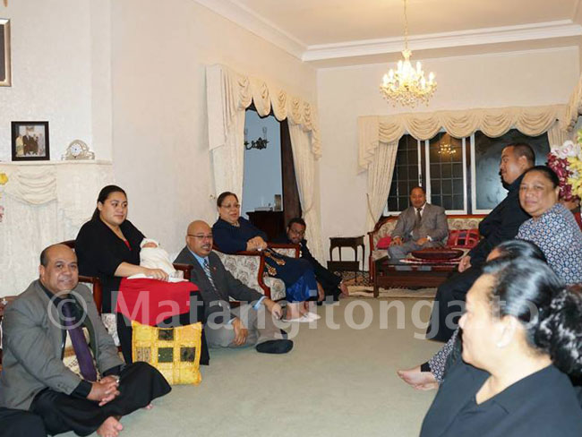 King Tupou VI visits new baby prince | Matangi Tonga