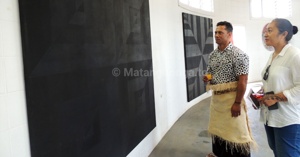 Tongan artist exhibits winning art at the Cultural Centre | Matangi Tonga