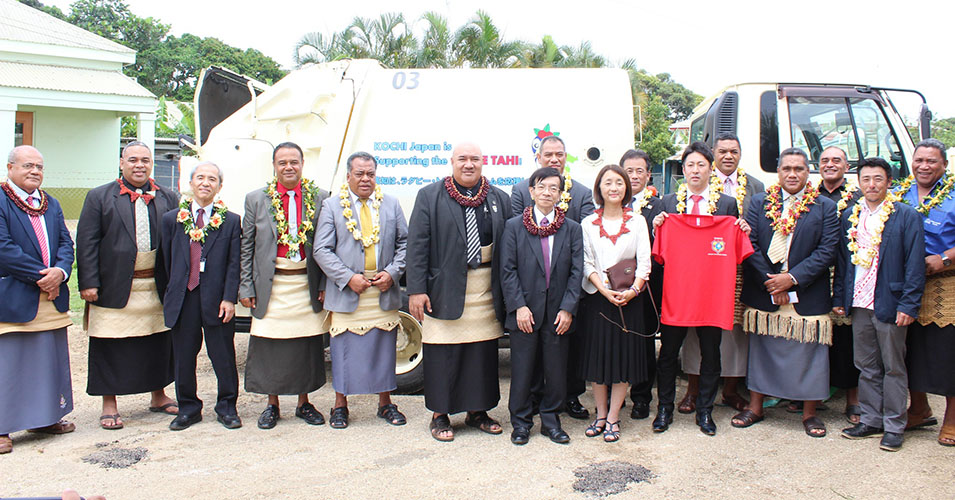 Waste management vehicles gifted for outer islands | Matangi Tonga