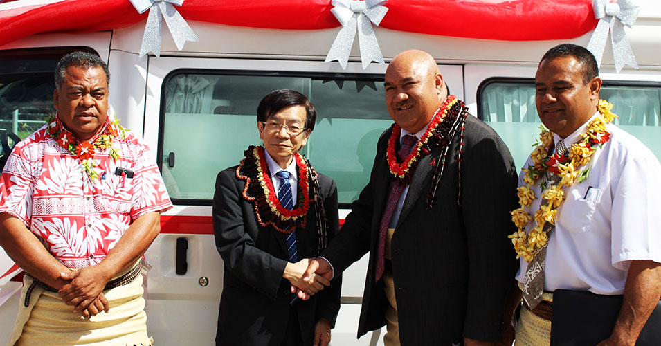 New ambulances for outer islands | Matangi Tonga