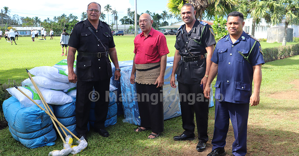 Tonga prisons receive gifts from Red Cross | Matangi Tonga