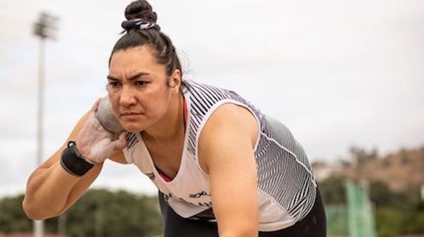 Lisa Adams sets new world record | Matangi Tonga