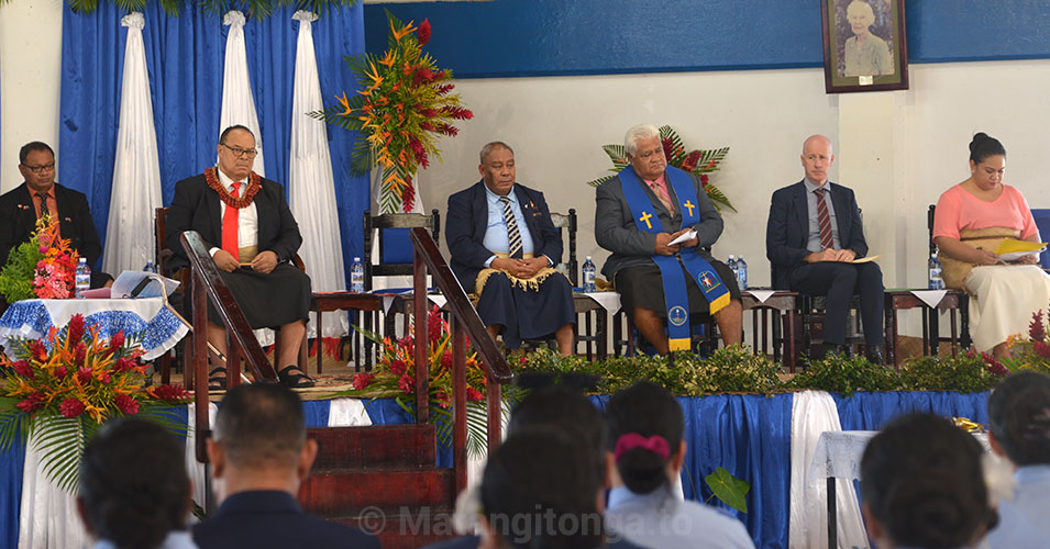 PM delivers preacherly message and prizes for the poor | Matangi Tonga