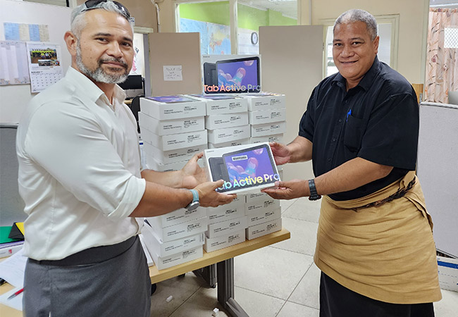 UNDP gives tablets to NEMO | Matangi Tonga
