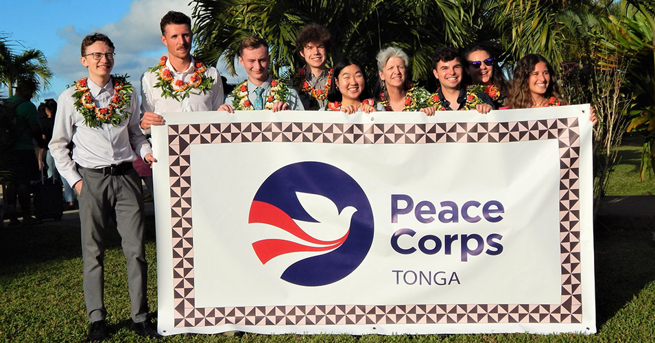 Nine US Peace Corps return to Tonga | Matangi Tonga