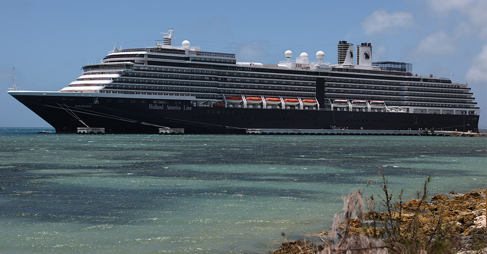 MS Noordam cruises from Vava'u to Tongatapu | Matangi Tonga