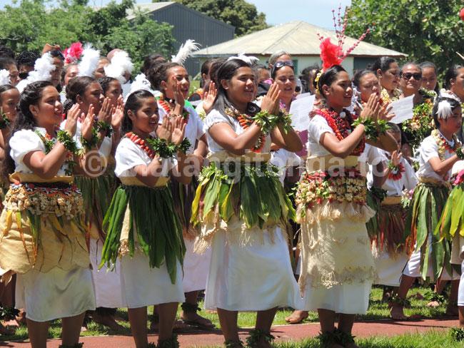 Nuku‘alofa students perform at Teufaiva Stadium | Matangitonga