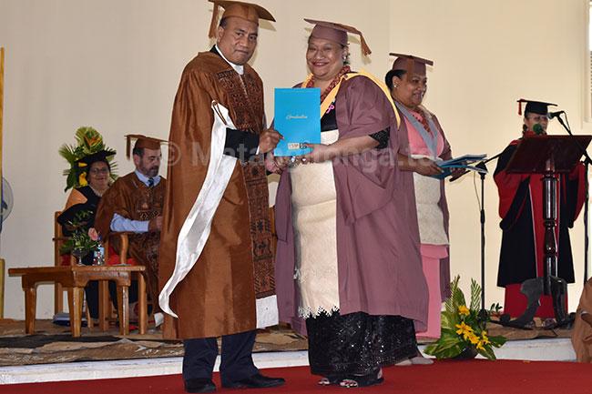 80 graduates in USP Tonga graduation ceremony | Matangitonga