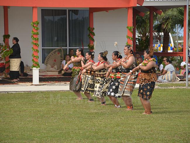 Duke and Duchess of Sussex arrive to warm Tongan welcome | Matangitonga