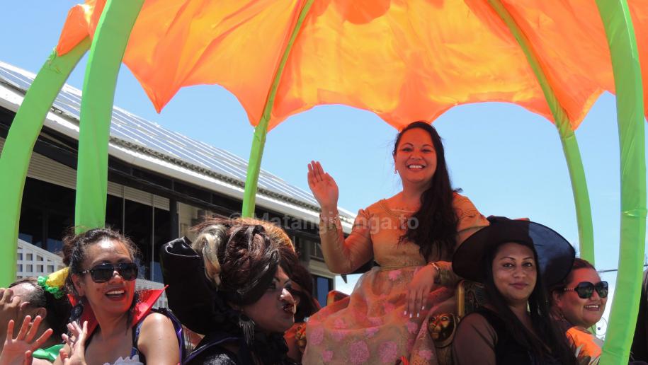 Princess leads colourful Pea parade | Matangi Tonga