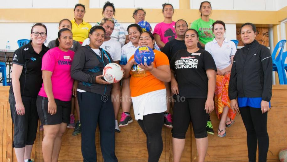 Sports Partnership trains Tongan netball coaches | Matangi Tonga