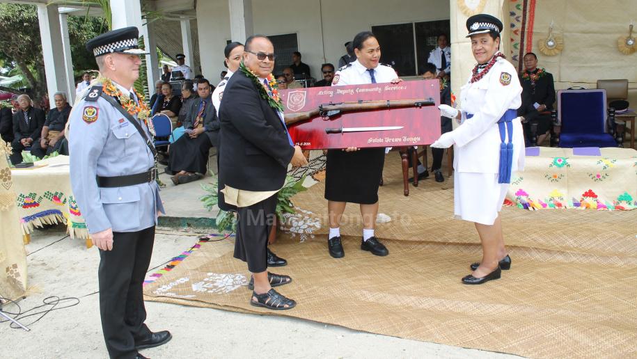 Leading Police officer honoured with parade | Matangi Tonga