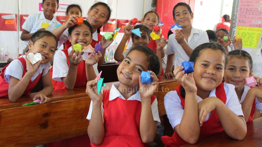 Hofoa students learn Japanese origami | Matangi Tonga