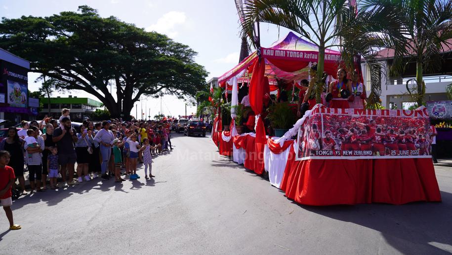 Heilala Festival Parade attracts crowds on King's Birthday holiday ...