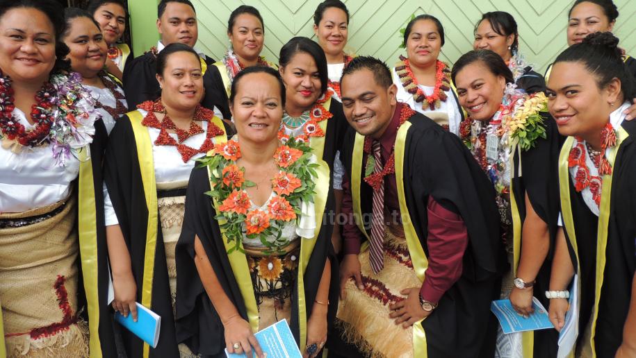 400 graduates ready for jobs | Matangi Tonga
