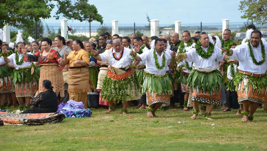 Traditional dancing for King's Birthday | Matangi Tonga