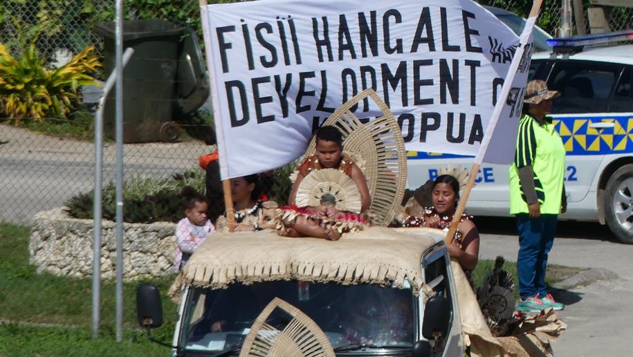 Tourism floats parade on public holiday | Matangi Tonga